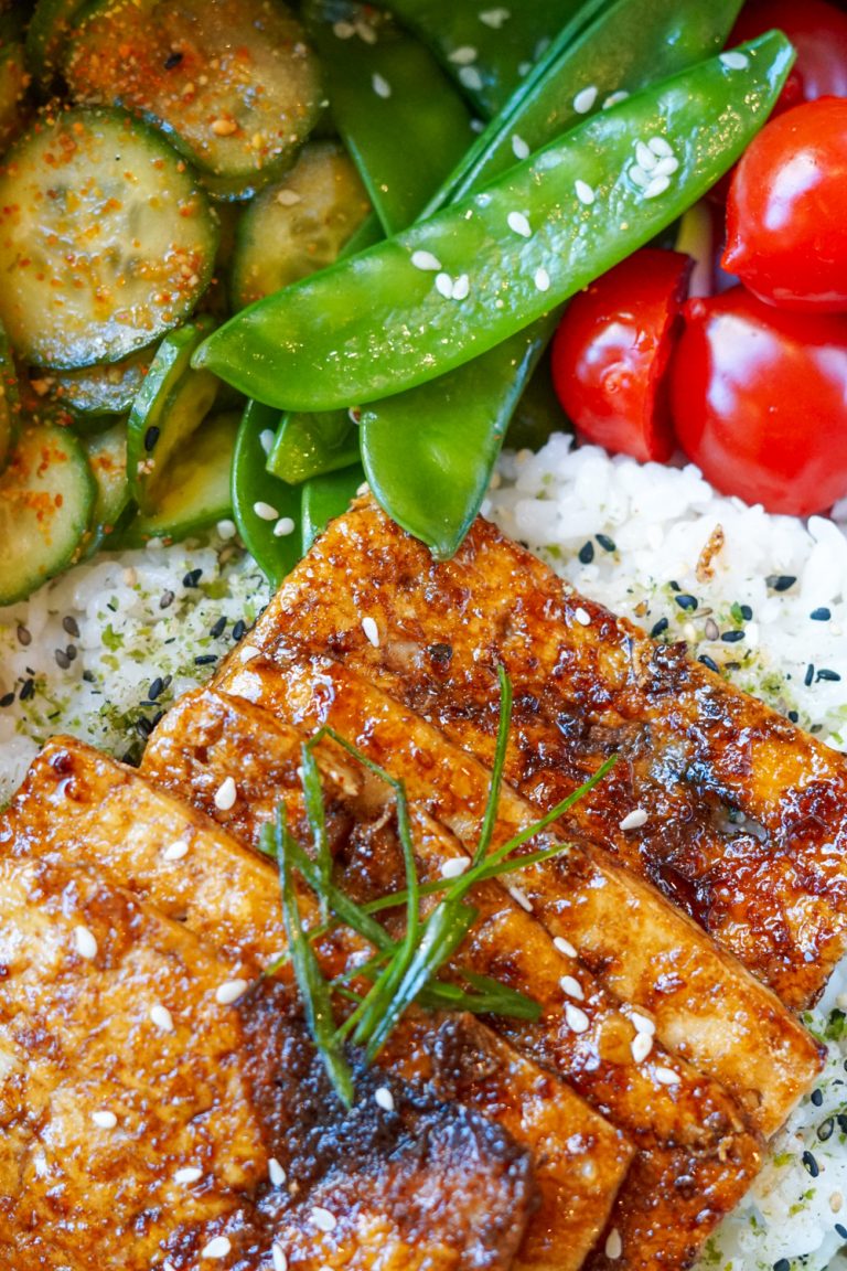 Tofu Teriyaki Bento Box (Quick Vegan Lunch Idea) - Brown and Hungry